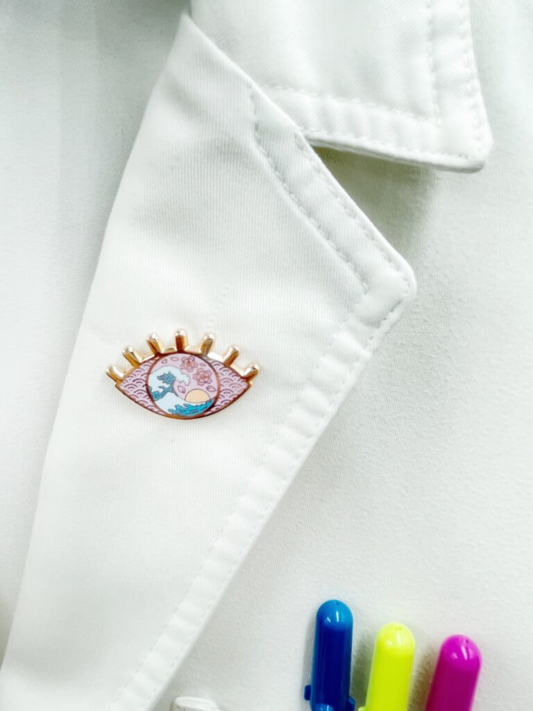 Pin Ojo - Surgical Attire